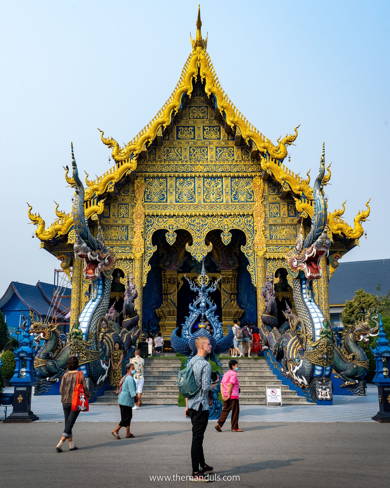 The Blue Temple Chiang Rai - Wat Rong Suea Ten