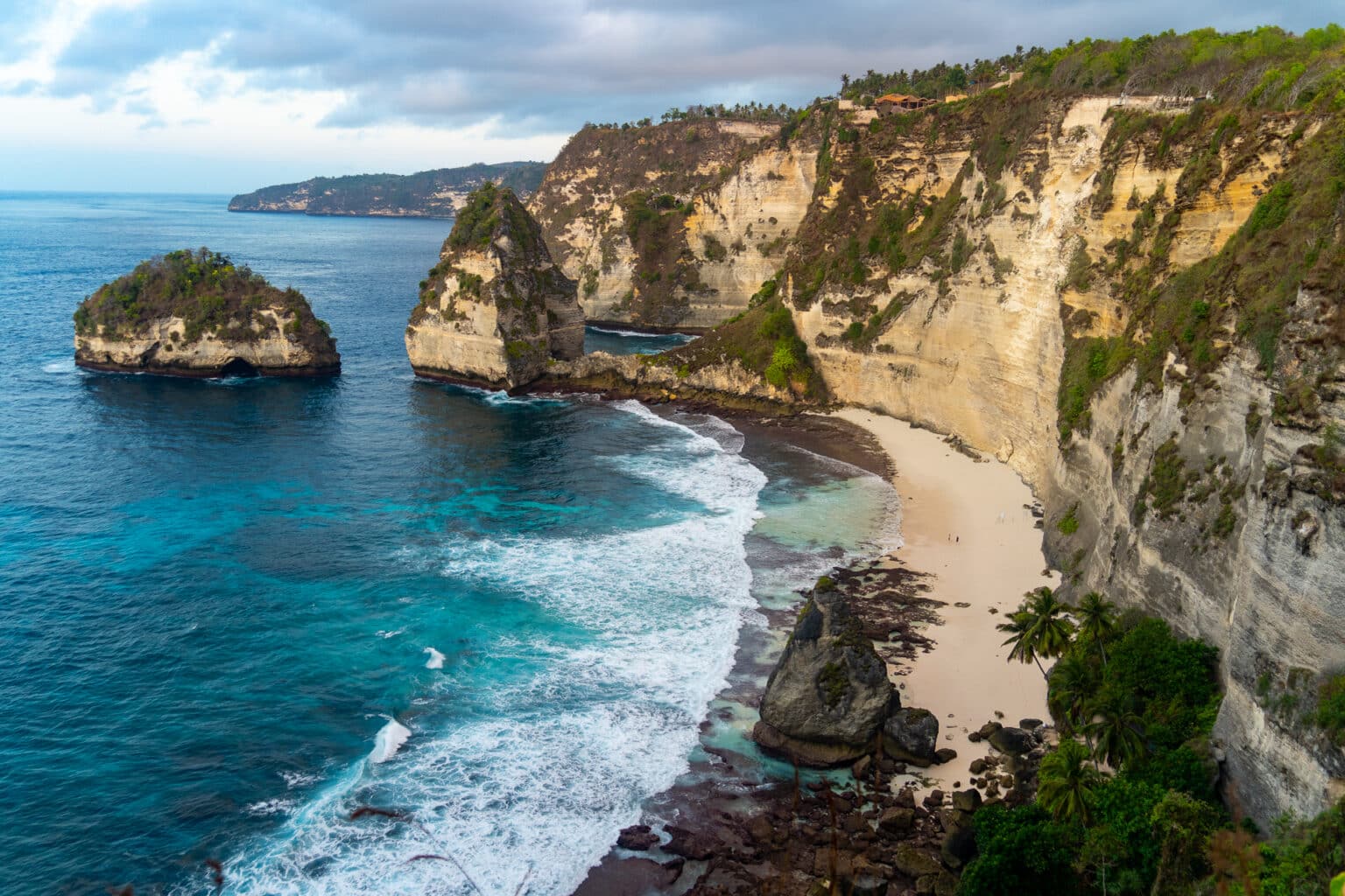 Diamond Beach - The Best Beach on Nusa Penida