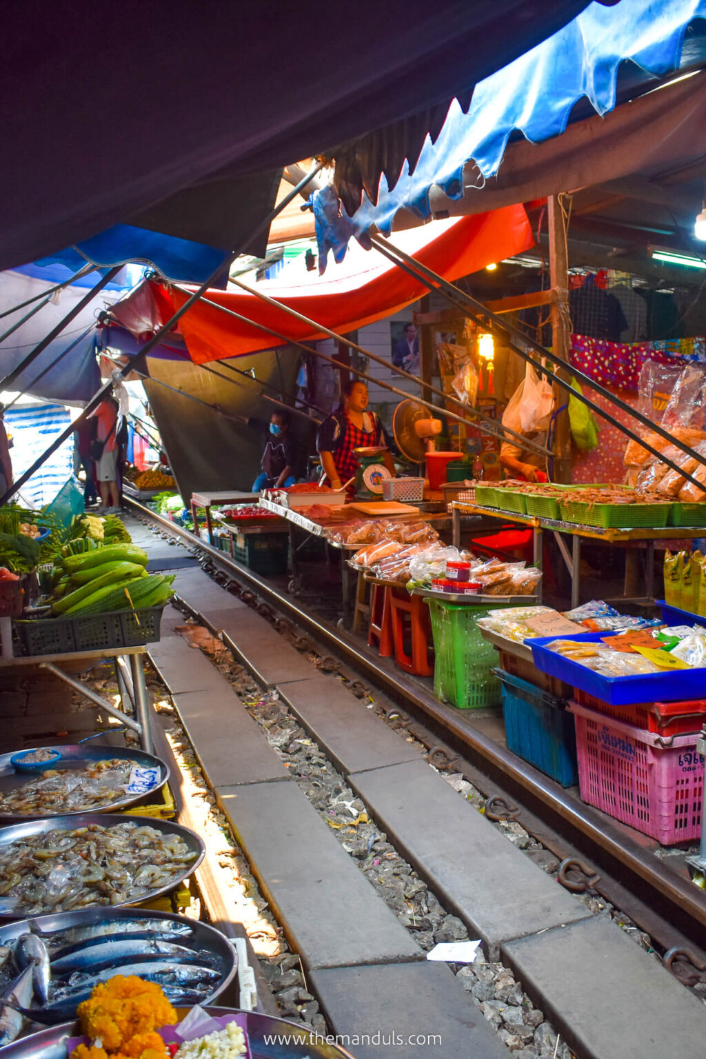 Mae Klong Railway Market: How to Plan Your Visit in 2025