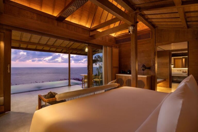 Diamond Beach - The Best Beach on Nusa Penida